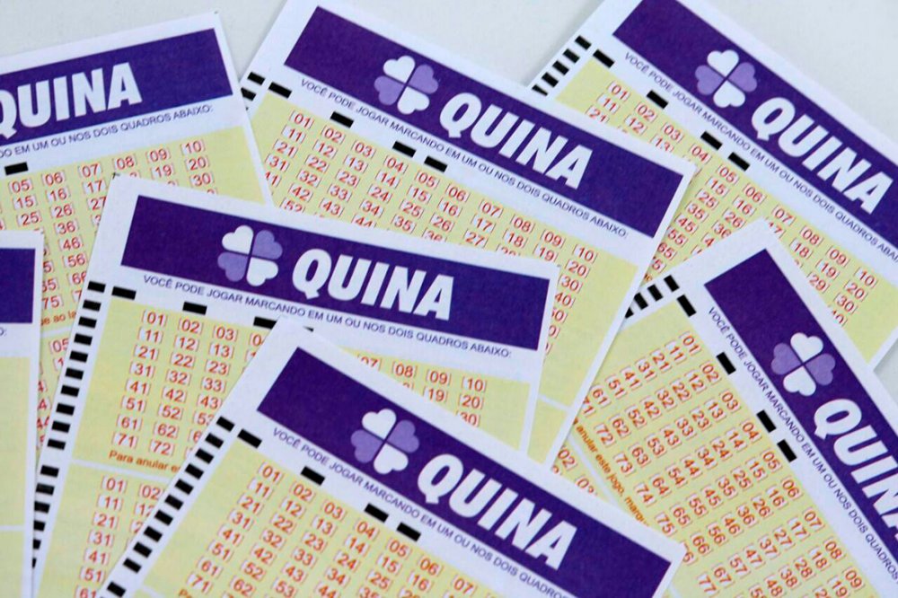 Resultado Quina 1332 de sábado 31/07/04 prêmio R$ 2.000.000,00